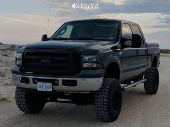 2005 Ford F-250 Super Duty with 18x9 25 Ultra Bolt and 305/70R18 Pro ...