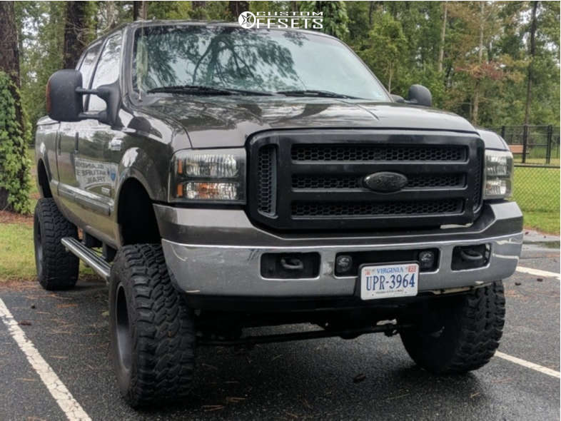 2005 Ford F-250 Super Duty with 18x9 25 Ultra Bolt and 305/70R18 Pro ...