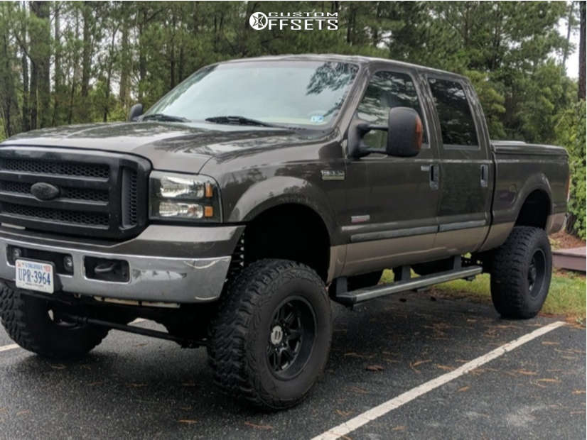 2005 Ford F-250 Super Duty with 18x9 25 Ultra Bolt and 305/70R18 Pro ...