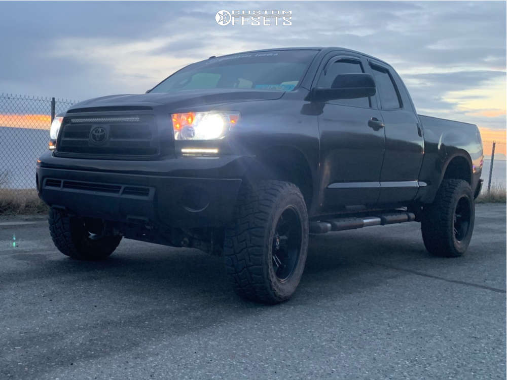 2011 Toyota Tundra with 20x10 -18 Fuel Avenger and 35/12.5R20 Toyo ...