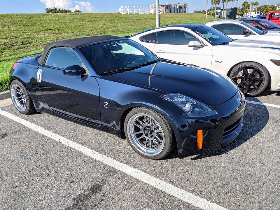 2009 Nissan 350Z with 18x9.5 10 Cosmis Racing XT-206R and 255/35R18 ...