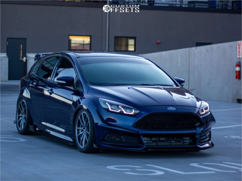 2017 Ford Focus Wheel Offset Tucked Coilovers | 884927 | Custom Offsets