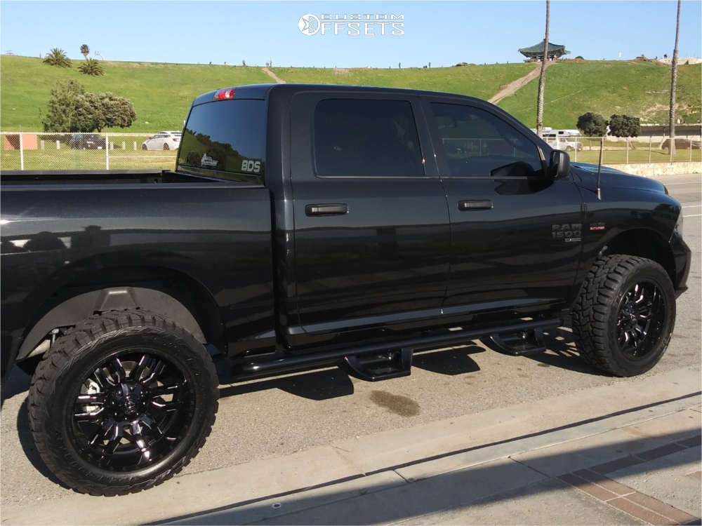 2019 Ram 1500 Classic with 22x10 10 Fuel Sledge and 35/12.5R22 Toyo ...