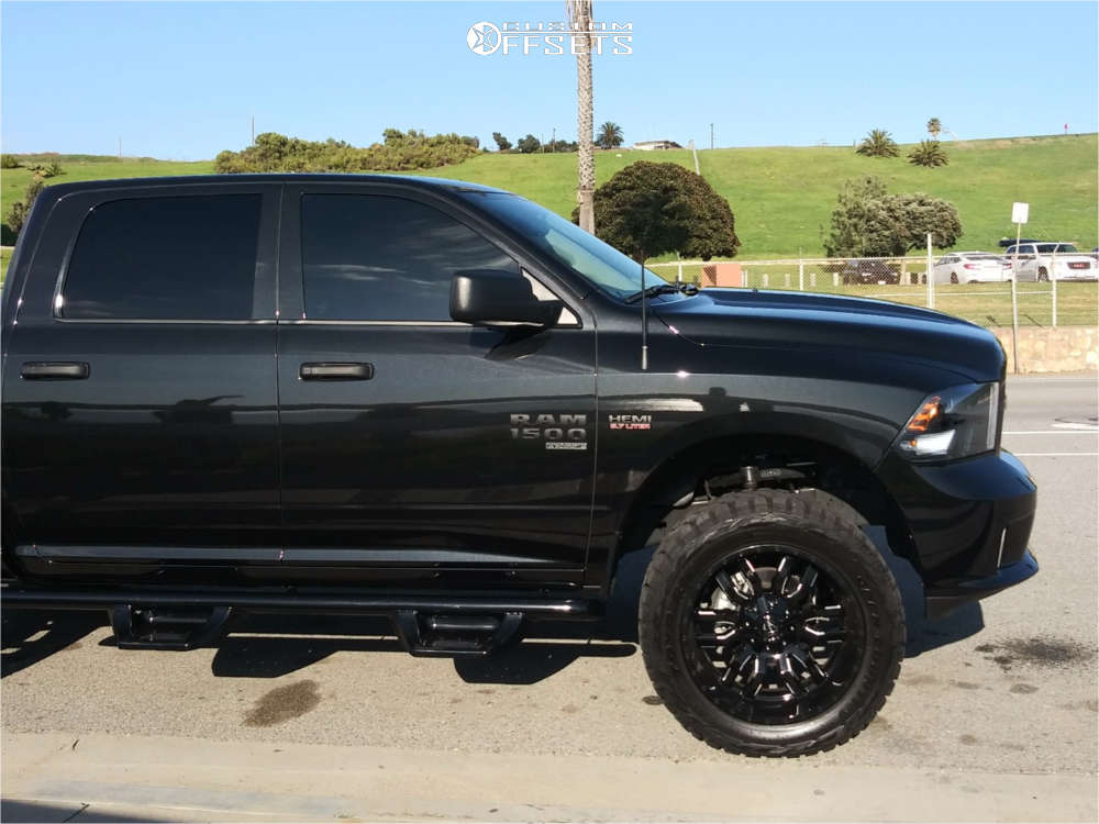 2019 Ram 1500 Classic with 22x10 10 Fuel Sledge and 35/12.5R22 Toyo ...