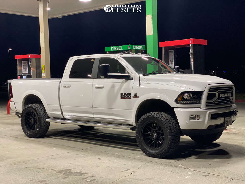 2018 Ram 2500 with 20x10 -25 Motiv Offroad Magnus and 35/12.5R20 Nitto ...