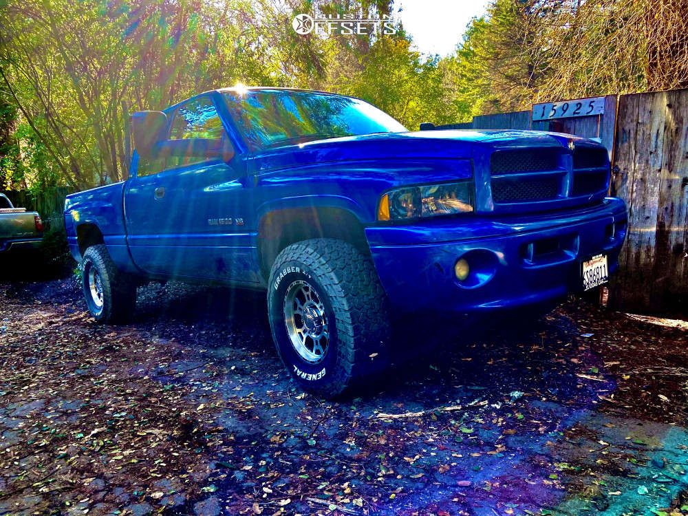 2001 Dodge Ram 1500 with 16x8 -6 Vision Raptor and 285/75R16 General ...
