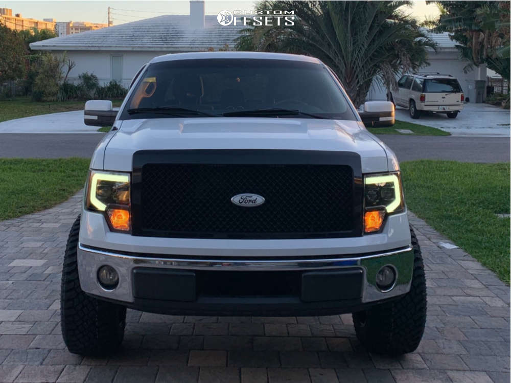 2011 Ford F-150 with 20x12 -44 Ultra Carnivore and 35/12.5R20 Atturo ...