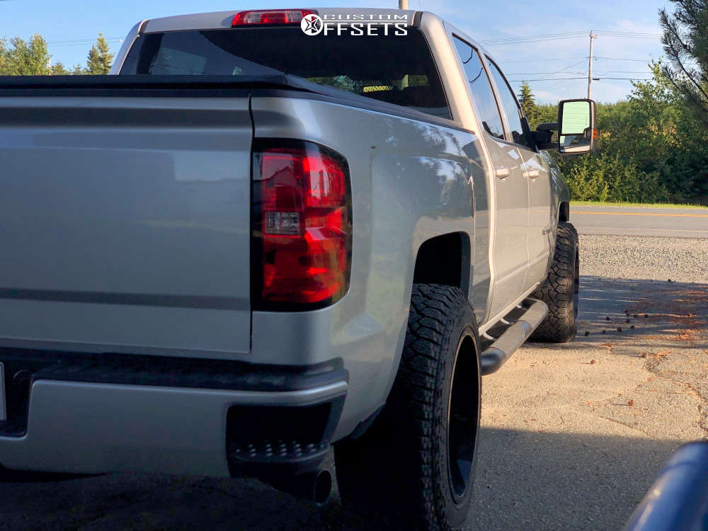 2018 Chevrolet Silverado 1500 with 20x12 -44 Fast HD Twisted and 33/12 ...