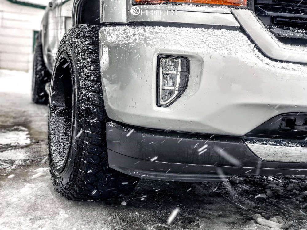 2018 Chevrolet Silverado 1500 with 20x12 -44 Fast HD Twisted and 33/12 ...