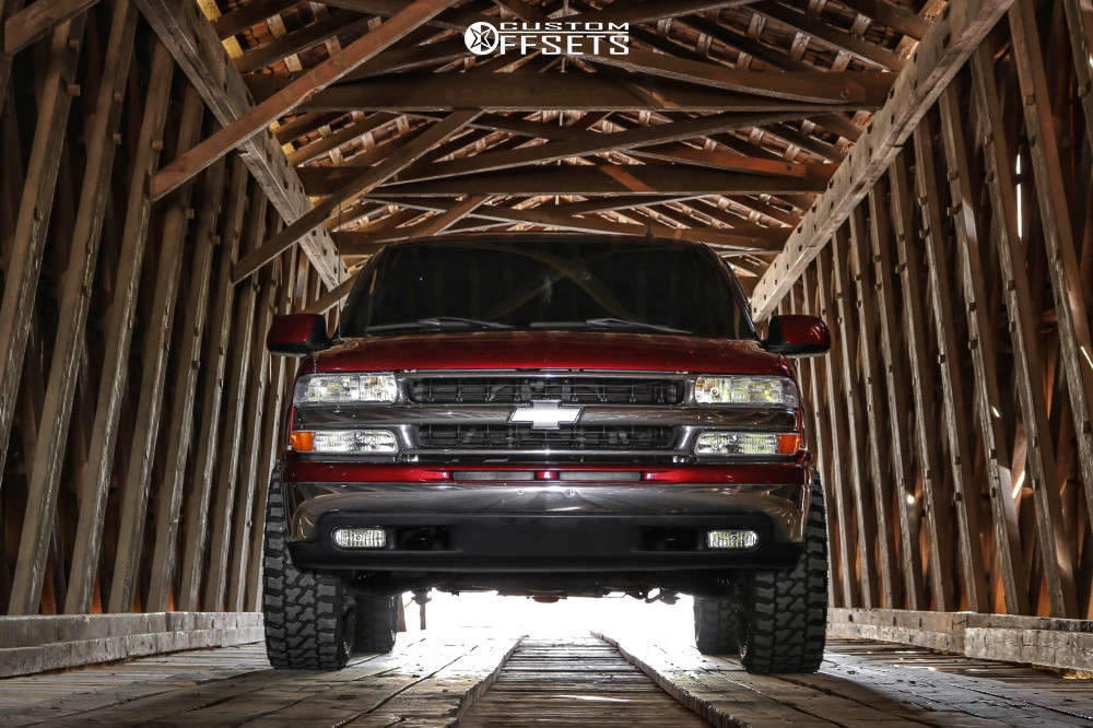 2002 Chevrolet Tahoe with 22x12 -44 RBP Atomic and 33/12.5R22 Fury ...