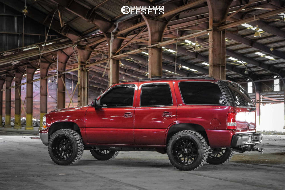 2002 Chevrolet Tahoe with 22x12 -44 RBP Atomic and 33/12.5R22 Fury ...
