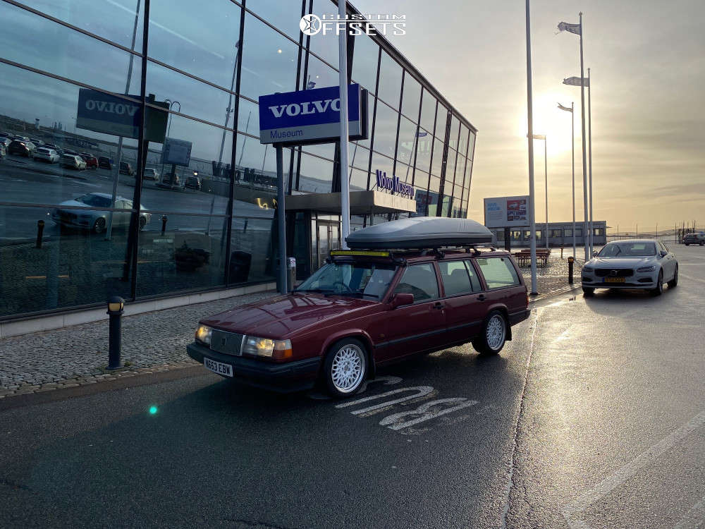 Lowered Volvo 940