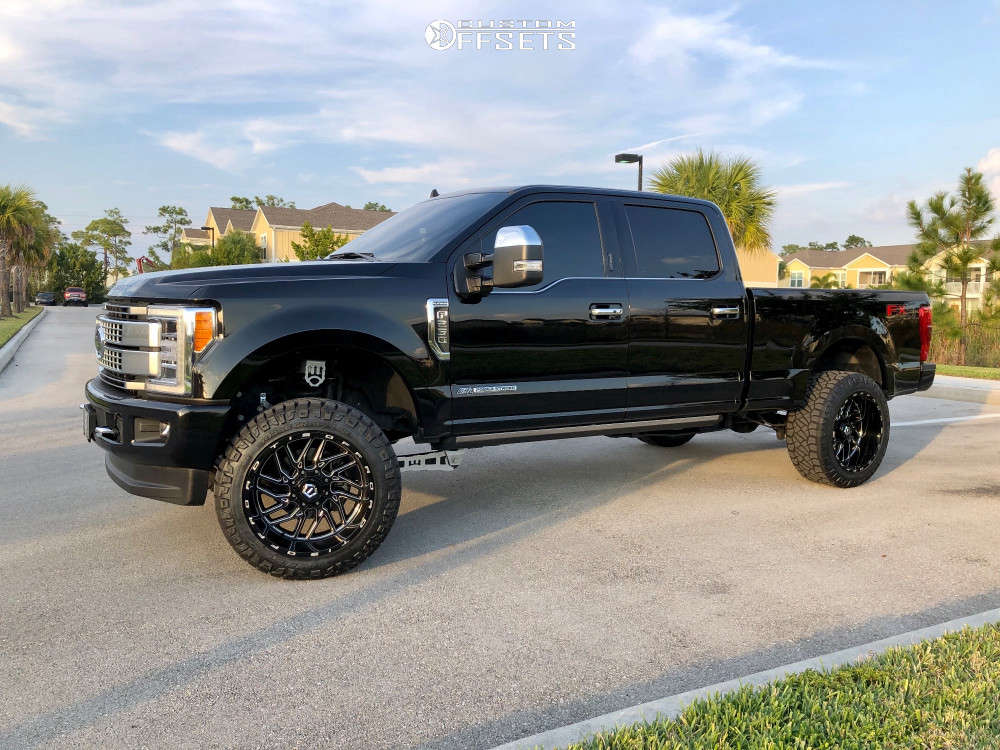 2019 Ford F-250 Super Duty with 22x12 -44 TIS 544BM and 35/12.5R22 ...