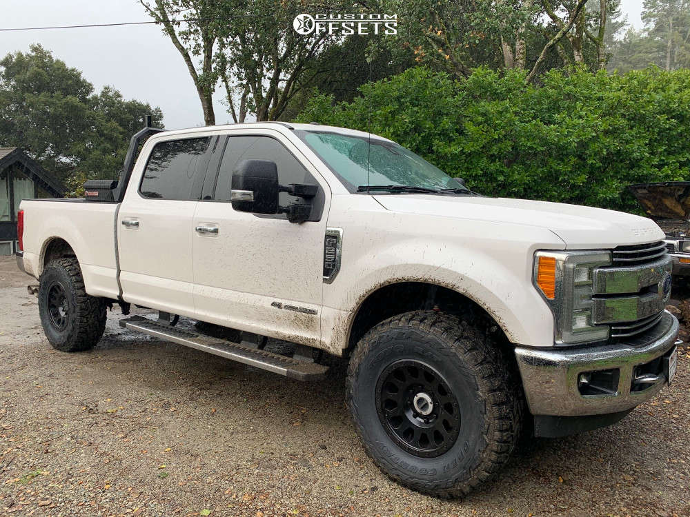 2017 Ford F-250 Super Duty with 18x9 1 Fuel Vector and 37/12.5R18 Toyo ...
