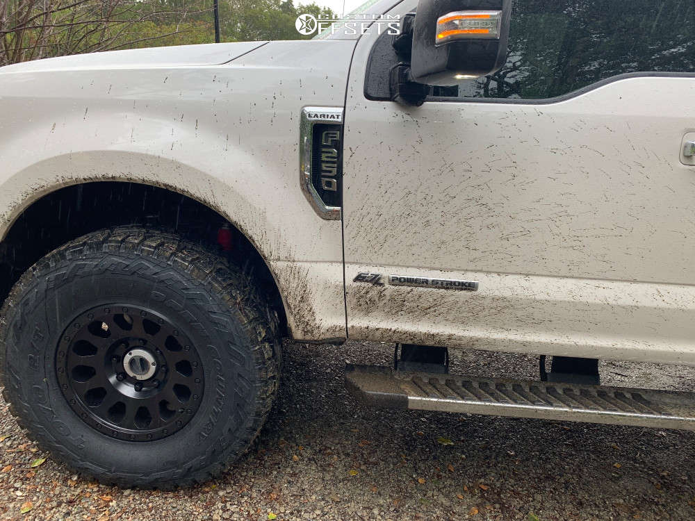 2017 Ford F-250 Super Duty with 18x9 1 Fuel Vector and 37/12.5R18 Toyo ...