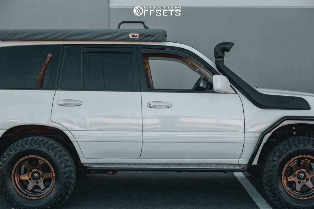 1998 Toyota Land Cruiser with 17x10 -18 Fuel Shok and 33/12.5R17 ...