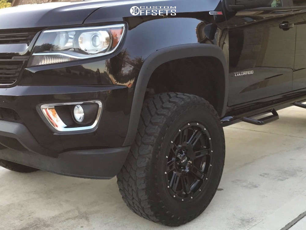 2016 Chevrolet Colorado with 18x9 Helo He900 and 285/65R18 Cooper ...