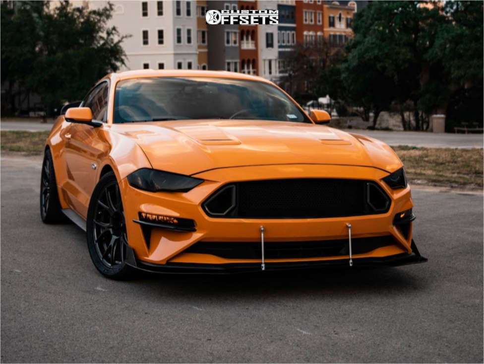2019 Ford Mustang with 19x9.5 35 Konig Ampliform and 305/30R19 Michelin ...