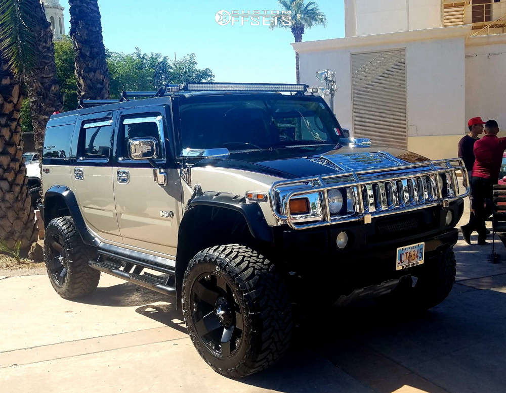 2004 HUMMER H2 with 22x12 -44 XD Xd775 and 37/13.5R22 Toyo Tires Open ...