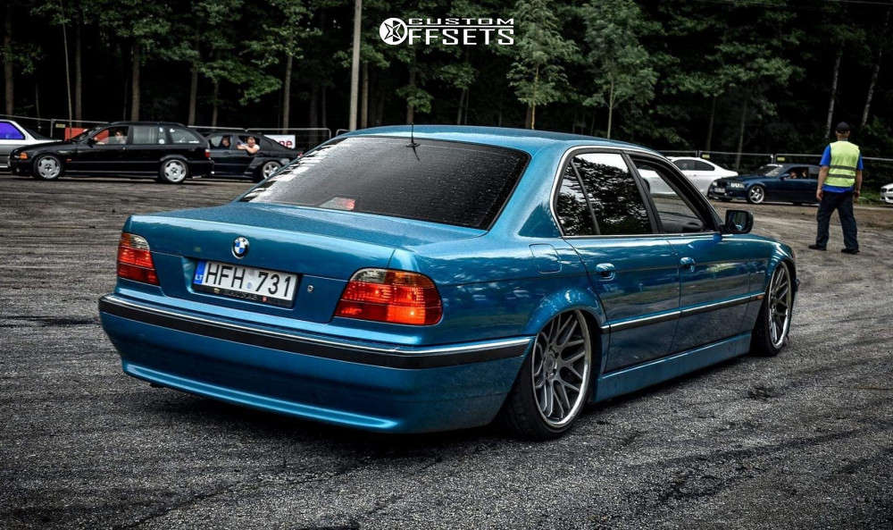 1998 BMW 740i with 20x9 38 Vertini Magic and 235/35R20 Nankang Ns-2R ...