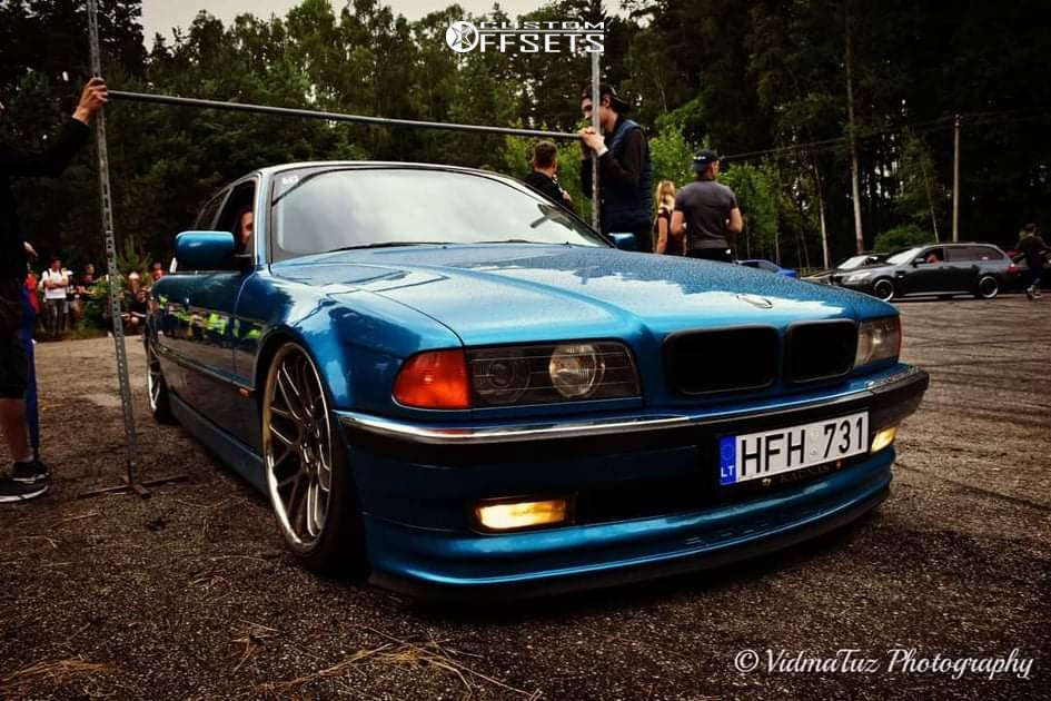 1998 BMW 740i with 20x9 38 Vertini Magic and 235/35R20 Nankang Ns-2R ...