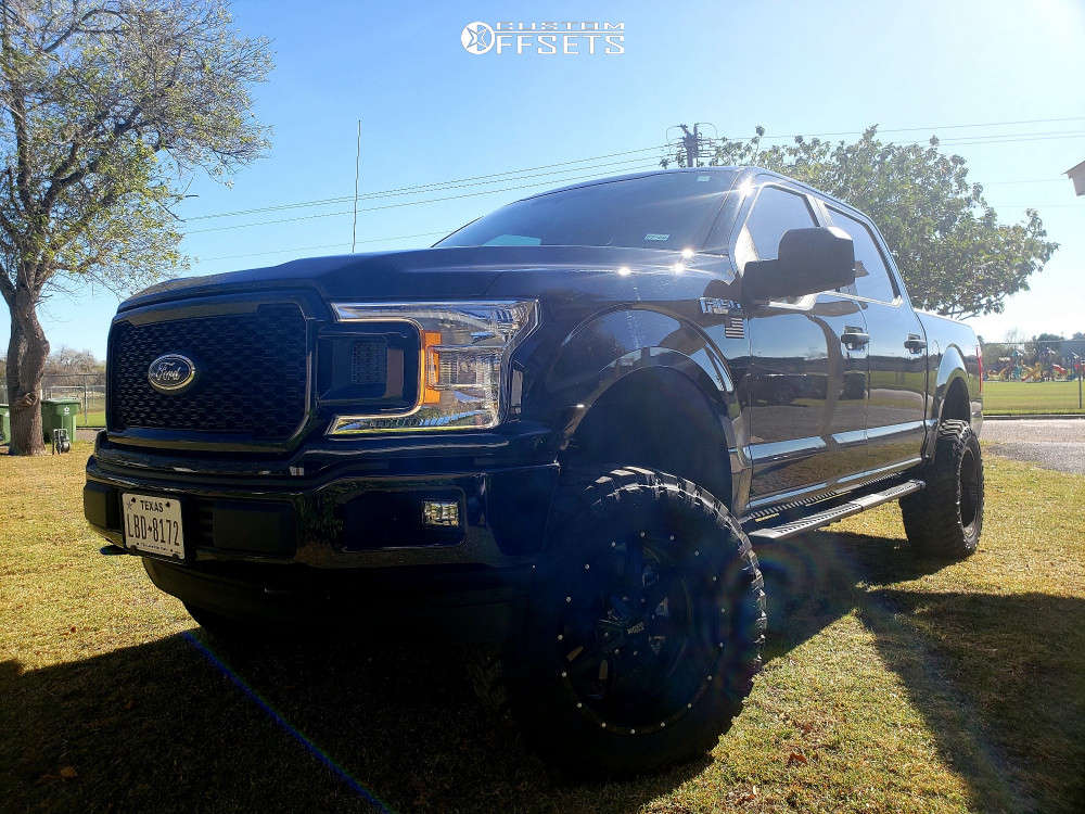 2018 Ford F-150 with 20x10 -18 Moto Metal Mo970 and 35/12.5R20 Atturo ...