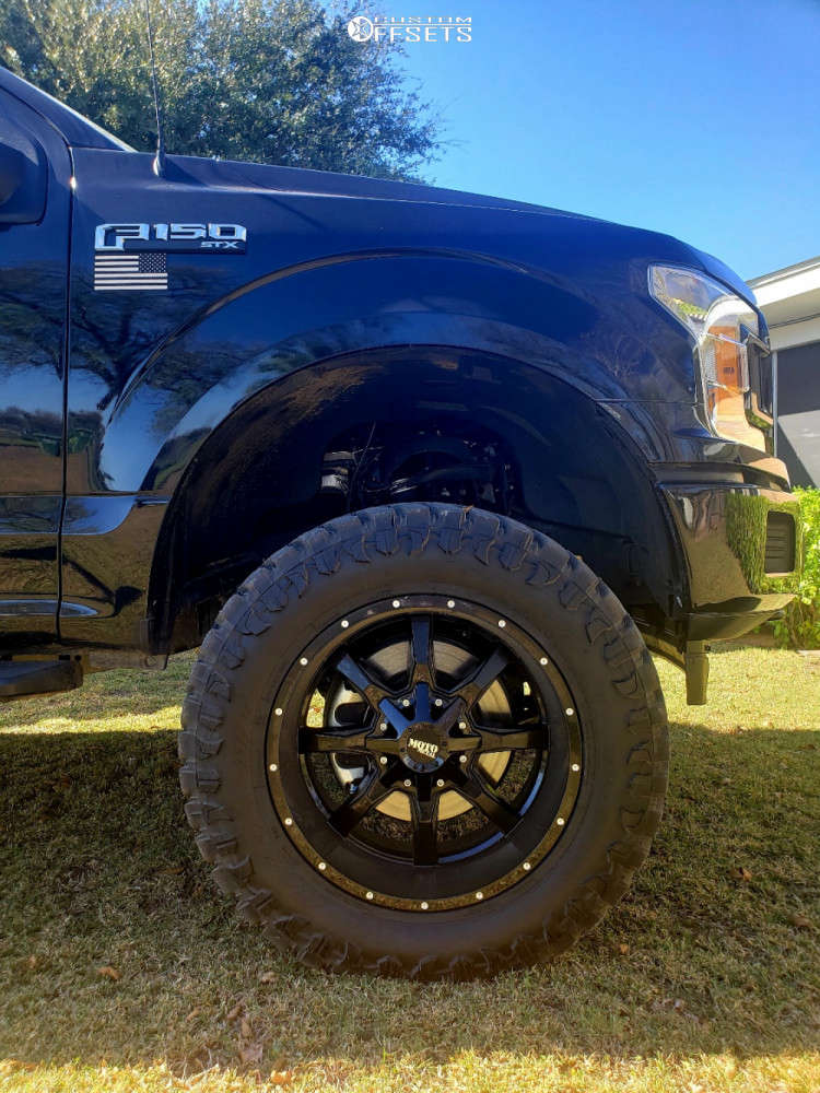 2018 Ford F-150 with 20x10 -18 Moto Metal Mo970 and 35/12.5R20 Atturo ...