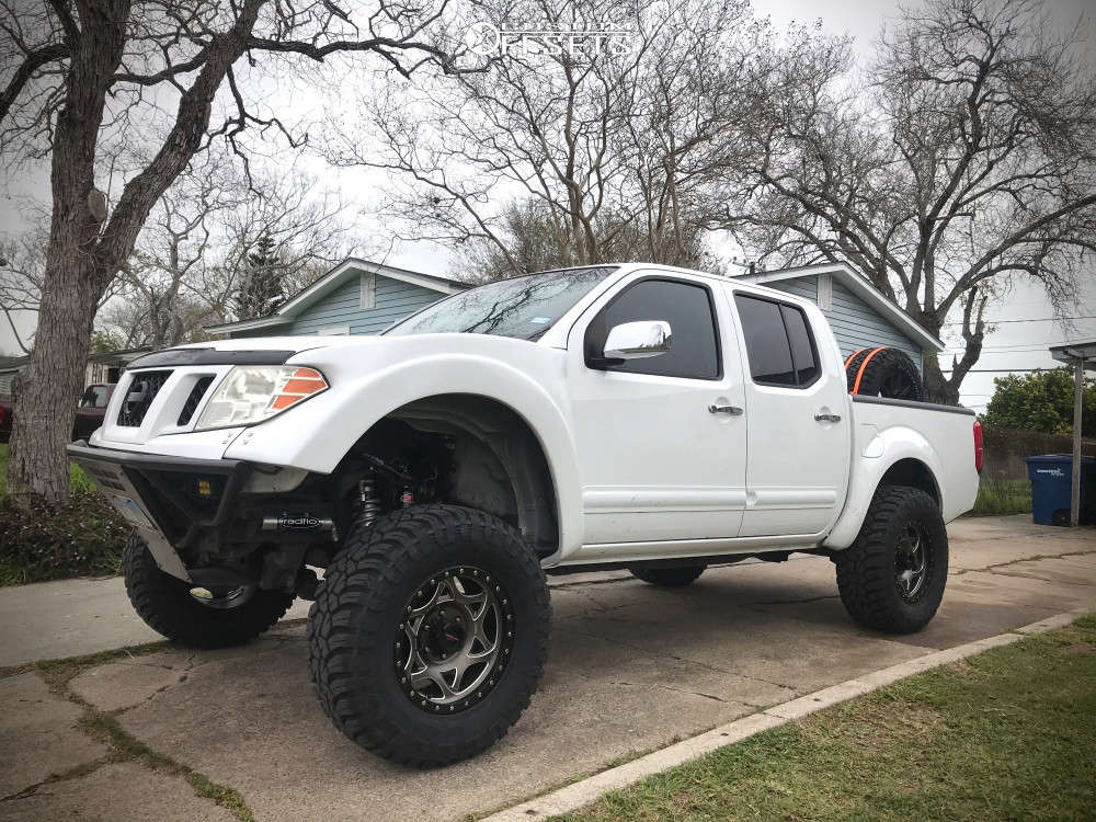 2010 Nissan Frontier with 17x8.5 1 Walker Evans 501 and 33/12.5R17 ...