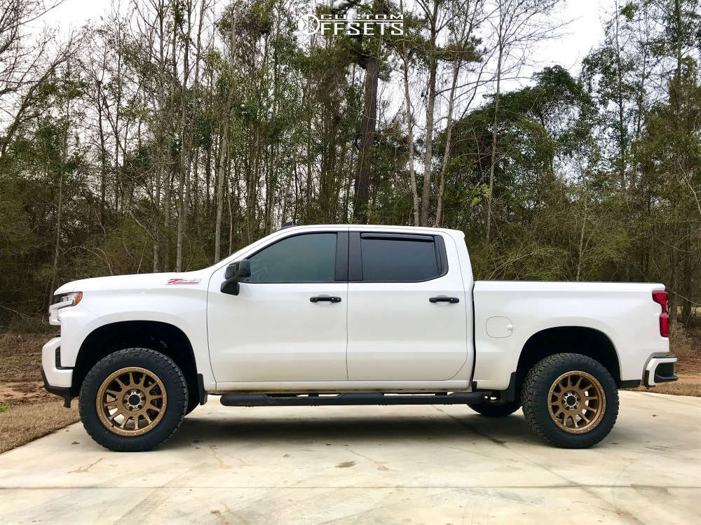 2019 Chevrolet Silverado 1500 with 20x10 -24 Method Mr605 and 275/60R20 ...