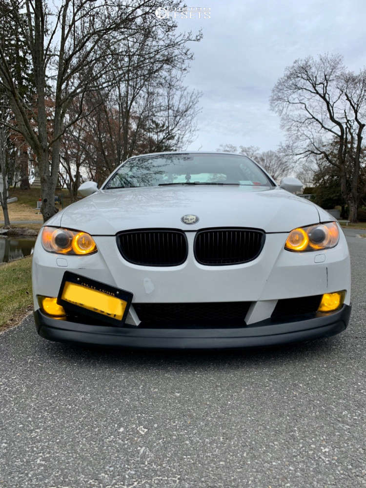 2007 BMW 328i with 17x8.5 35 MST Mt13 and 235/40R17 Milestar ...