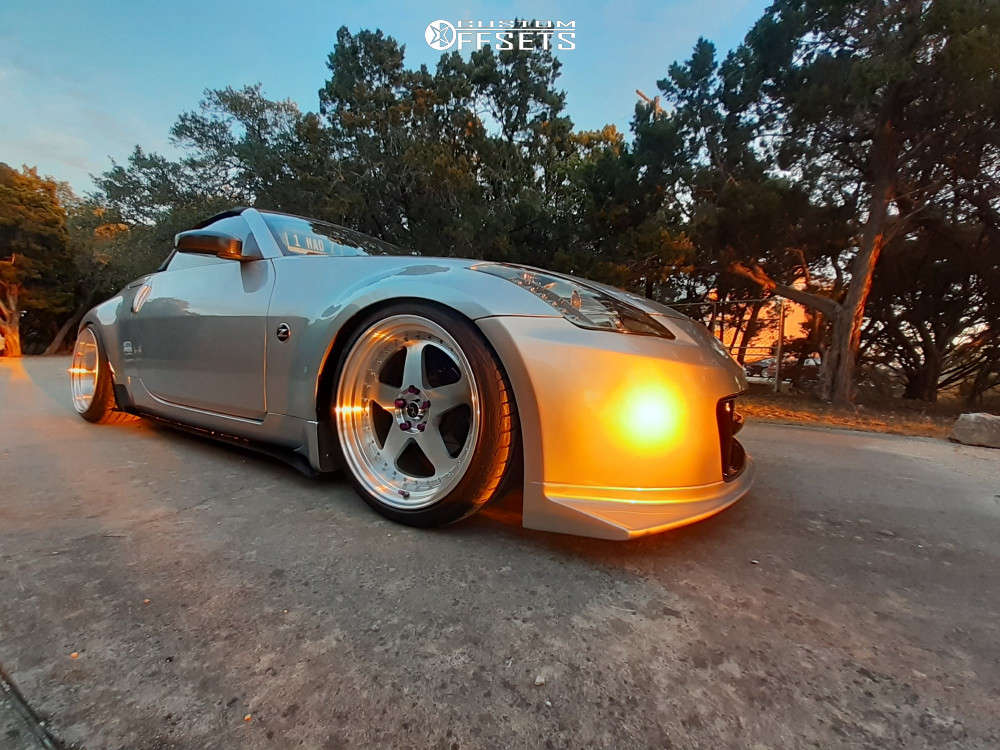 2005 Nissan 350Z with 19x9.5 25 JNC Jnc010 and 245/35R19 Achilles Atr ...