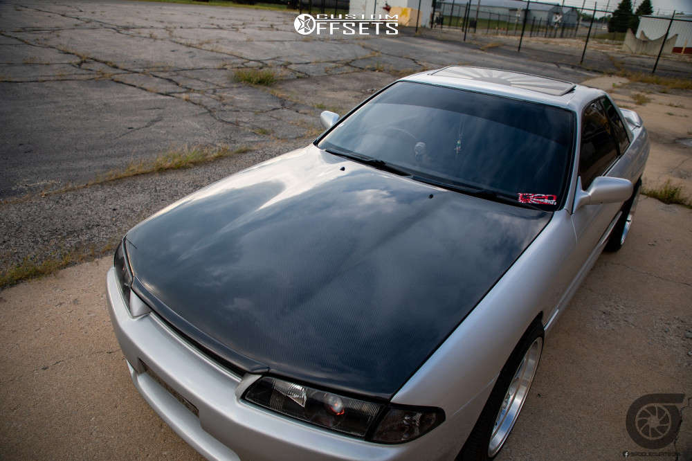 1992 Nissan Skyline R32 with 18x9.5 22 F1R F21 and 255/35R18 Yokohama ...