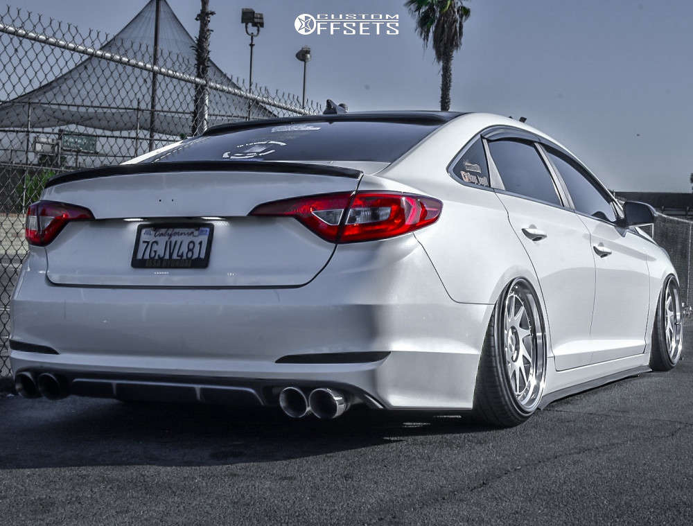 2015 Hyundai Sonata with 19x9.5 35 ESR Sr09 and 215/35R19 Nexen N Fera ...