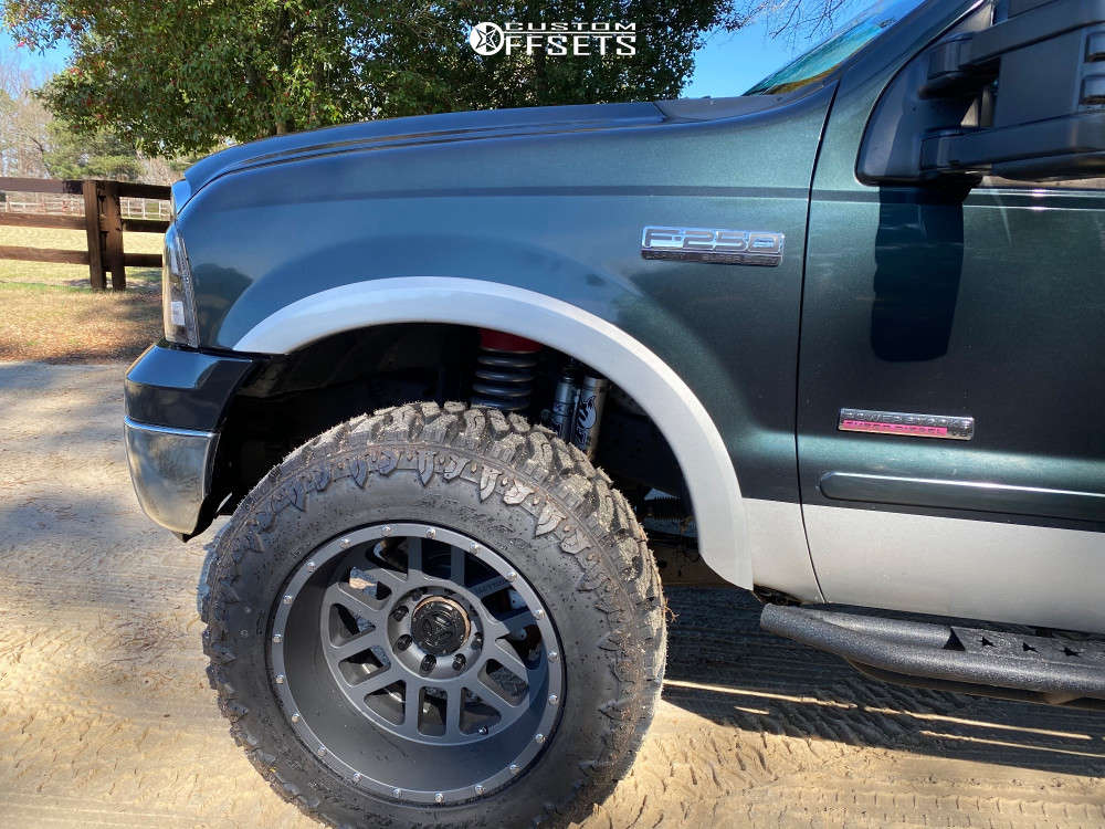 2007 Ford F-250 Super Duty with 20x12 -52 Method Mr606 and 325/60R20 ...