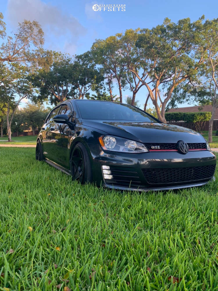 2016 Volkswagen GTI with 18x9.5 45 3SDM 0.05 and 225/40R18 Bridgestone ...