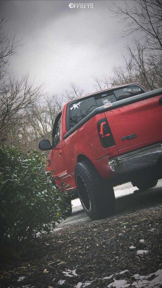 2001 Ford F-150 with 20x12 -44 TIS 544BM and 305/55R20 Maxxis Bravo At ...