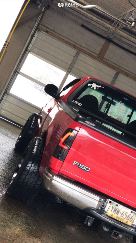 2001 Ford F-150 with 20x12 -44 TIS 544BM and 305/55R20 Maxxis Bravo At ...