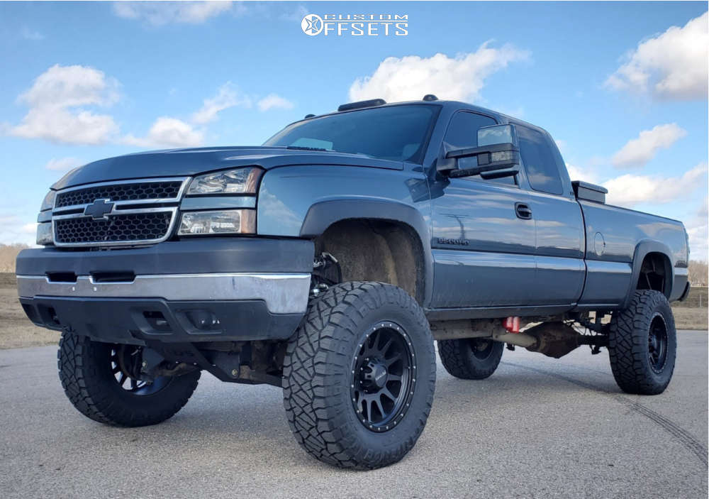 2006 Chevrolet Silverado 2500 HD with 20x9 -12 Method NV and 37/12.5R20 ...