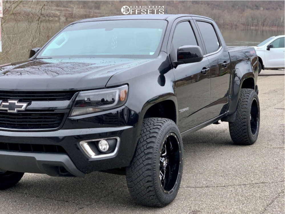 2016 Chevrolet Colorado with 20x10 -24 Havok H109 and 275/55R20 Atturo ...
