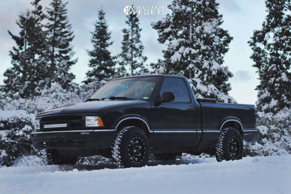 1994 Chevrolet S10 with 15x10 -43 Fuel Lethal and 235/75R15 BFGoodrich ...