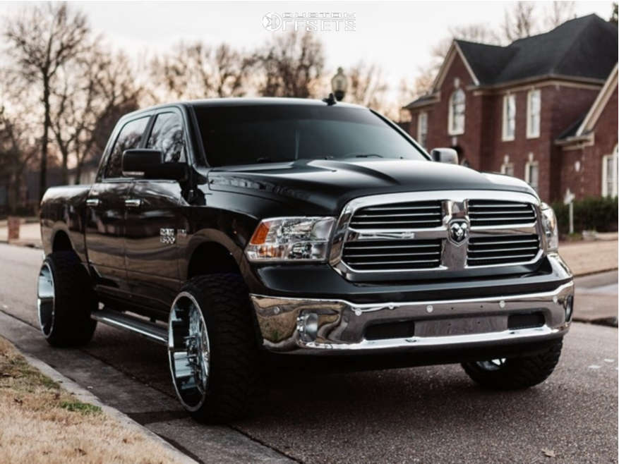 2017 Ram 1500 with 24x14 -76 TIS 544C and 33/12.5R24 Comforser Cf3000 ...