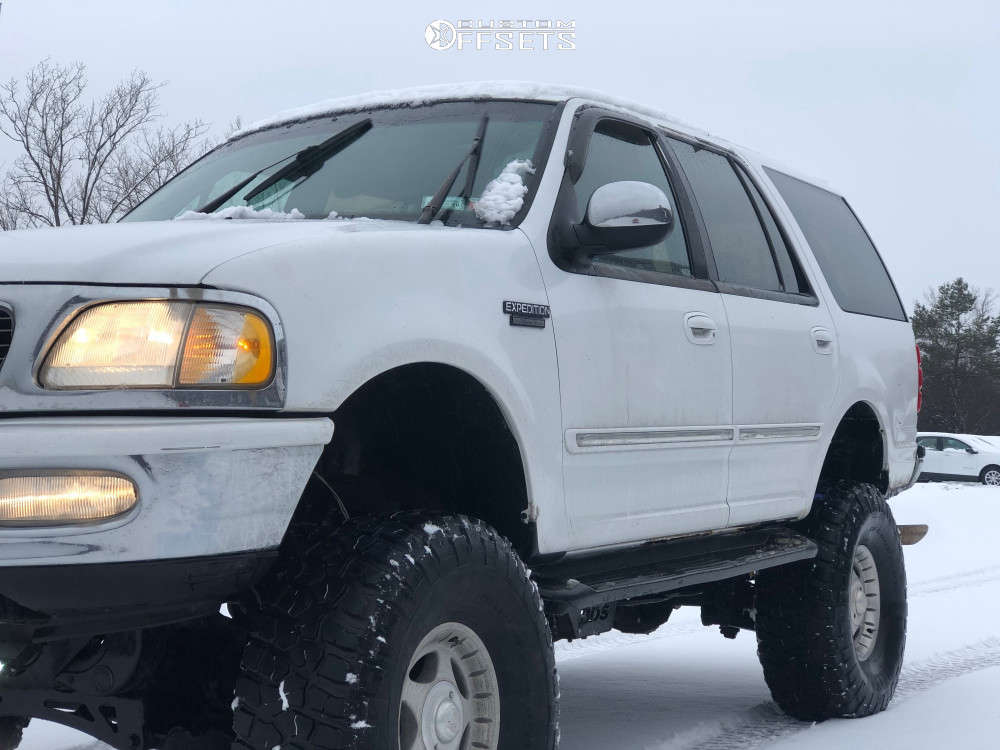 1997 Ford Expedition with 16x8 0 Centerline Hellcat and 315/75R16 ...