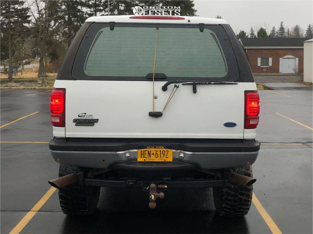 1997 Ford Expedition with 16x8 0 Centerline Hellcat and 315/75R16 ...
