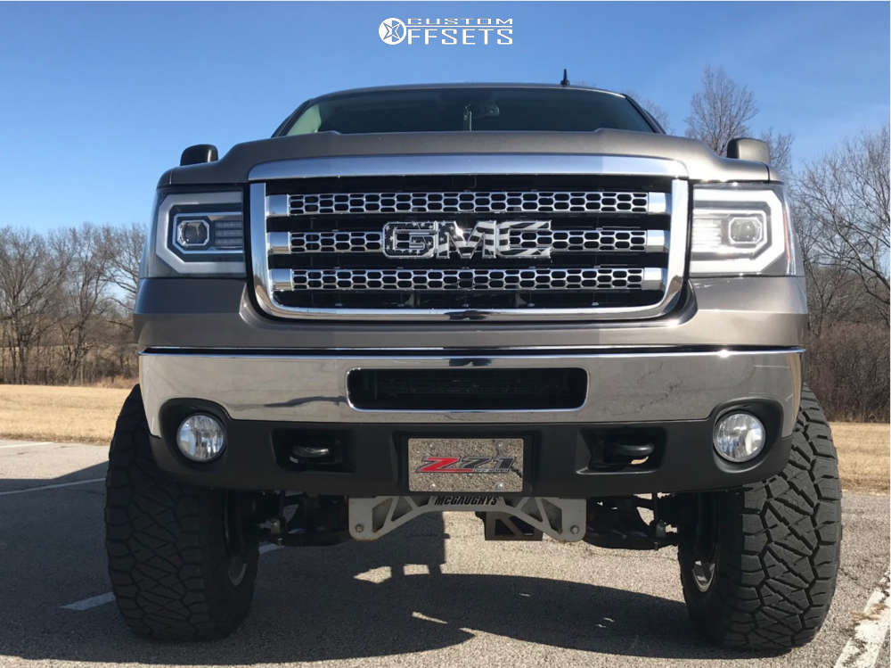 2012 GMC Sierra 2500 HD with 20x12 -43 Fuel Titan and 37/13.5R20 Nitto ...