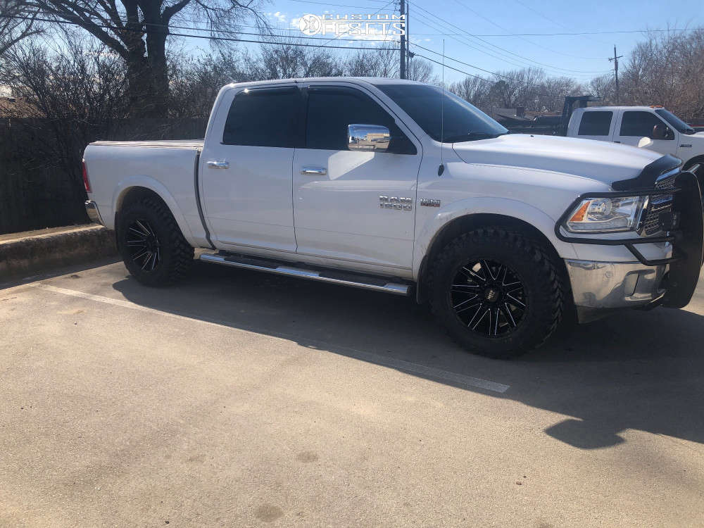 2017 Ram 1500 with 20x10 -18 Moto Metal Mo998 and 35/12.5R20 Firestone ...