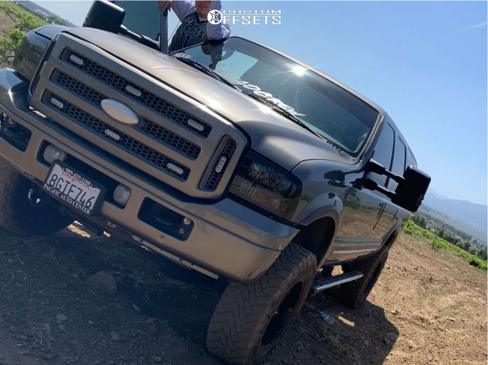 2005 Ford Excursion with 20x10 -24 TXW Offroad T-001 and 37/12.5R20 ...