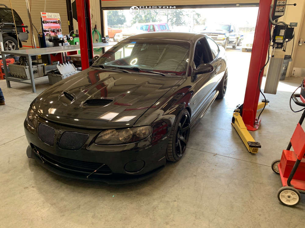 2005 Pontiac GTO with 18x9.5 35 Enkei T6s and 255/35R18 Kumho Ecsta ...
