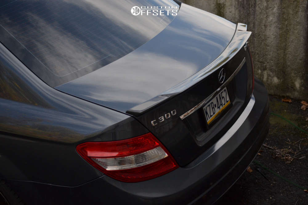 2008 Mercedes-Benz C300 with 19x8.5 42 Niche Milan and 235/35R19 ...