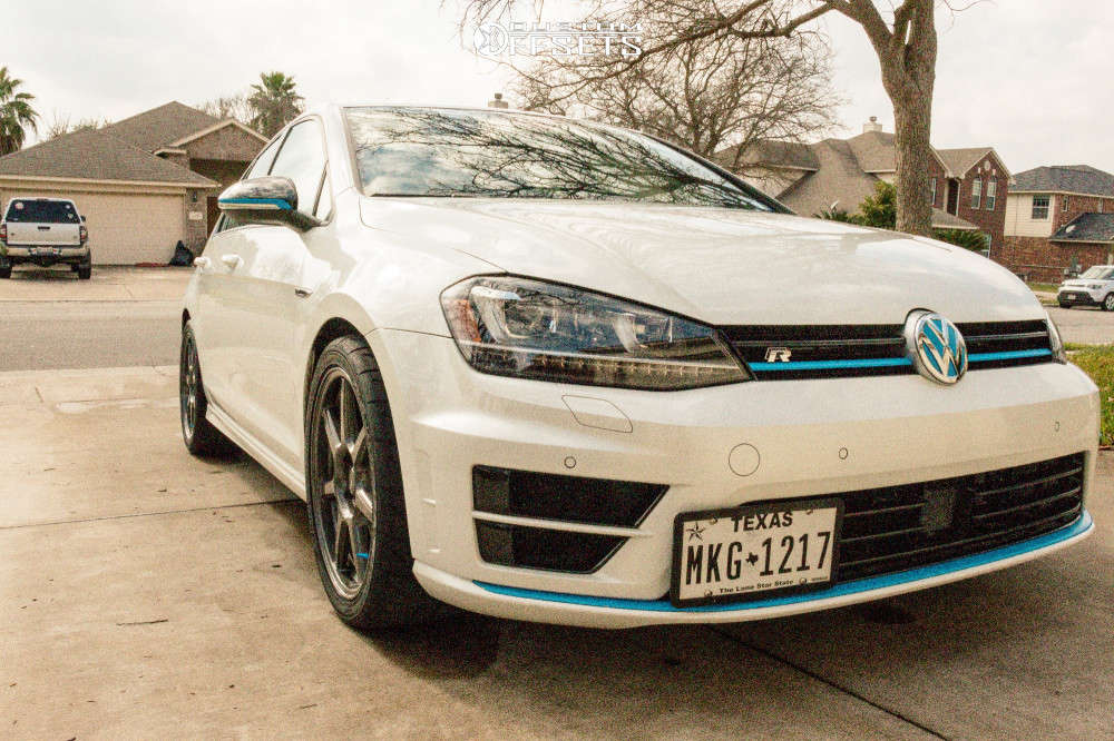 2017 Volkswagen Golf R with 18x8.5 42 Konig Ultraform and 255/35R18 ...