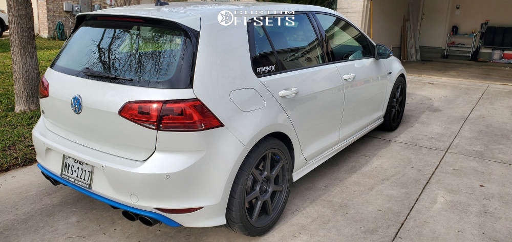 2017 Volkswagen Golf R with 18x8.5 42 Konig Ultraform and 255/35R18 ...